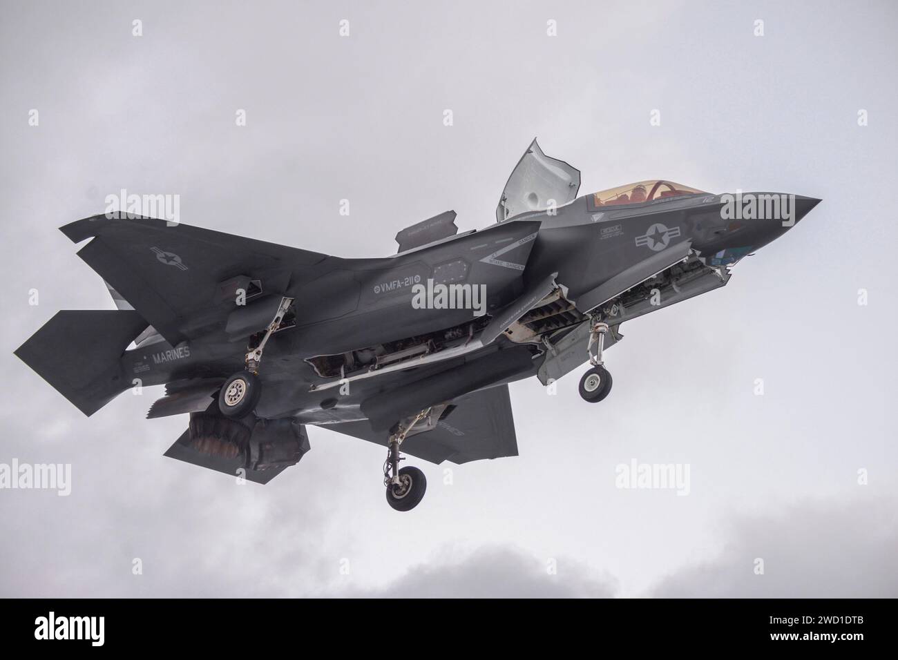 An F-35B Lightning II Joint Strike Fighter prepares for landing Stock ...