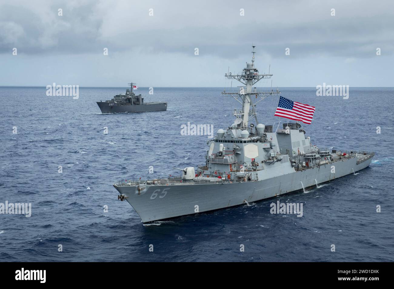 USS Benfold, right, and the Republic of Singapore Navy landing platform ...