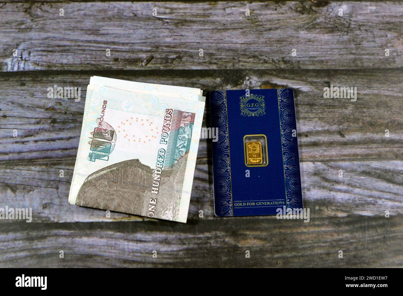 100 oz gold hi-res stock photography and images - Alamy