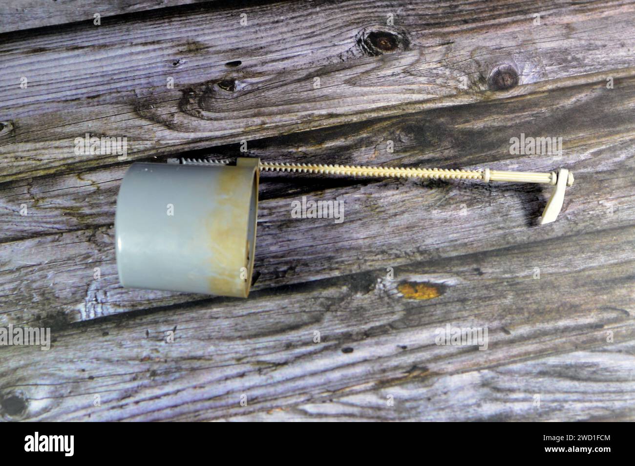 Used broken water tank machine leveler, controls tank water level ...