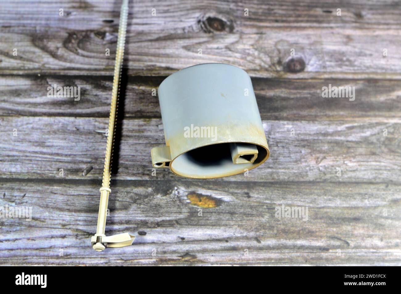 Used broken water tank machine leveler, controls tank water level ...