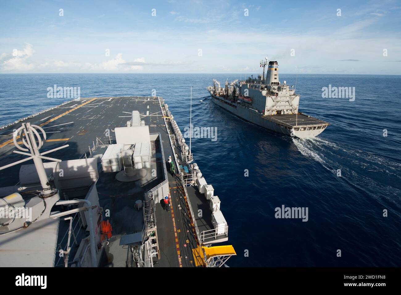 The Amphibious Assault Ship Uss Wasp Approaches The Fleet Replenishment Oiler Usns Yukon Stock