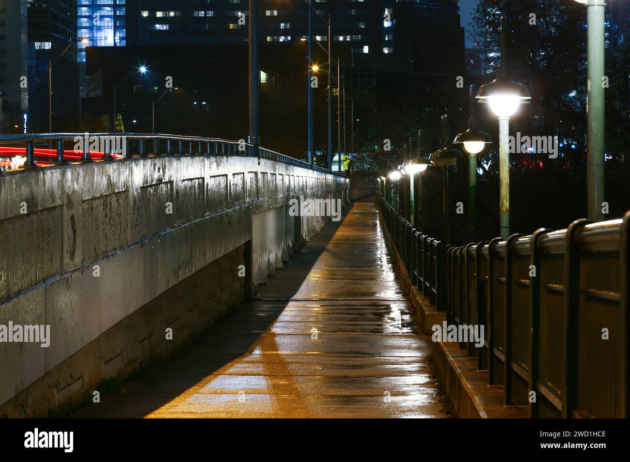 Wet bridge hi-res stock photography and images - Alamy