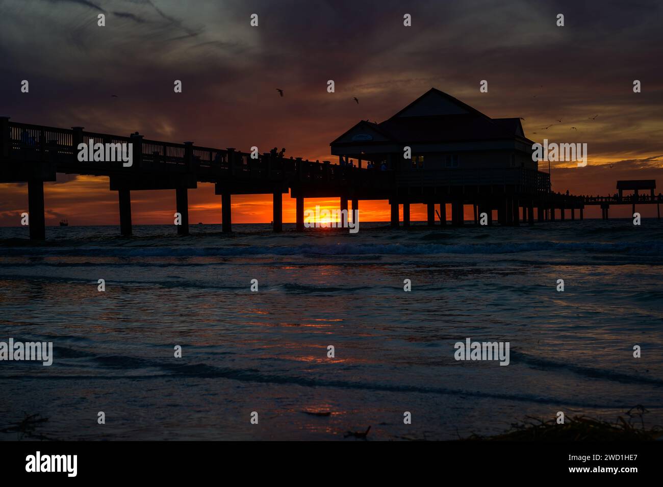 Disappearing beach hi-res stock photography and images - Alamy