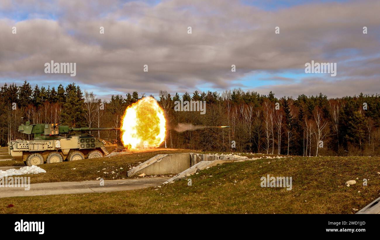 Mobile gun system stryker gunnery hi-res stock photography and images ...