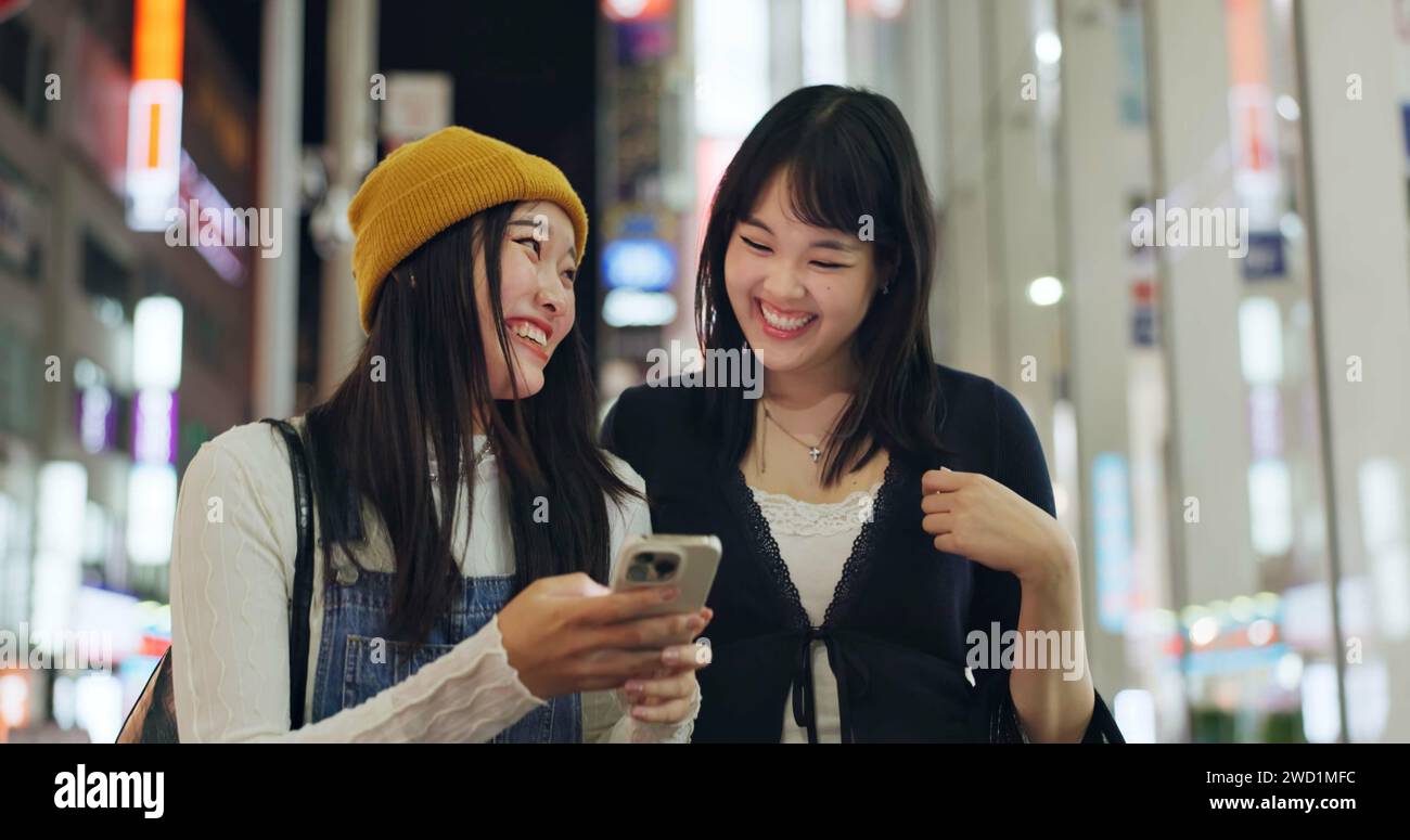 Person in tokyo at night hi-res stock photography and images - Alamy