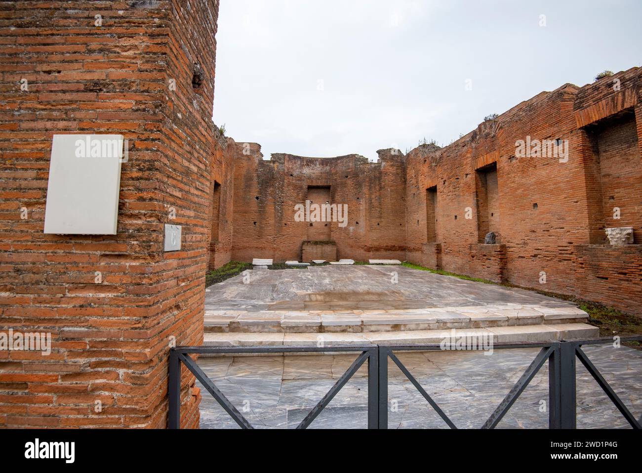 Comitium and Municipal Buildings - Pompeii - Italy Stock Photo - Alamy