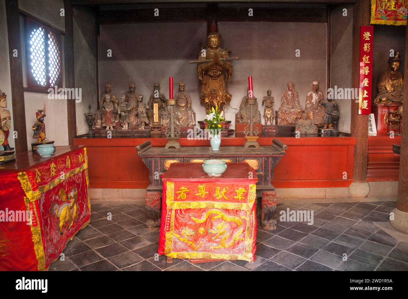Japan: Sofuku-ji, Obaku Zen temple, Nagasaki, Kyushu. The temple, an ...