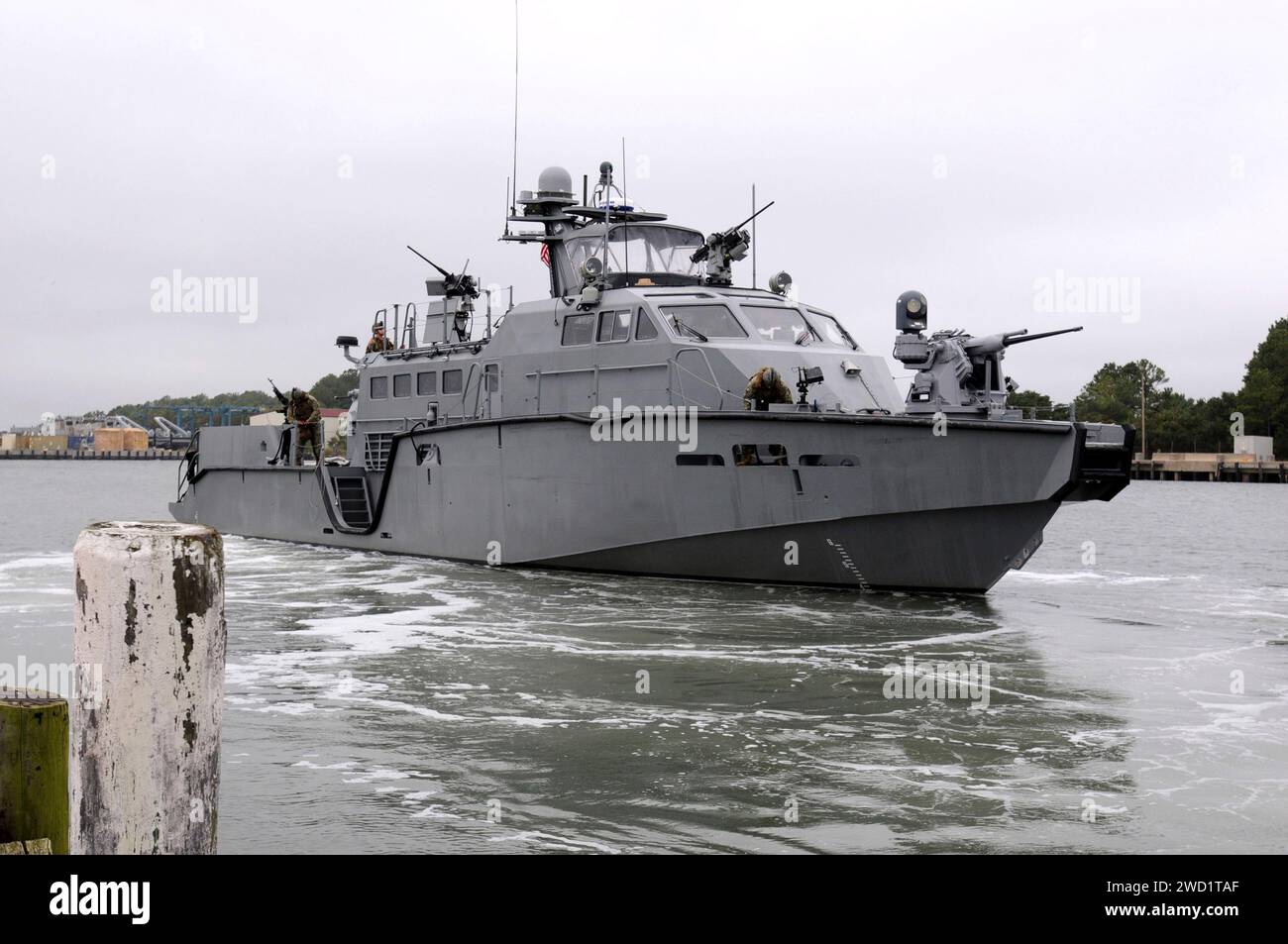 A Mark VI patrol boat gets underway Stock Photo - Alamy