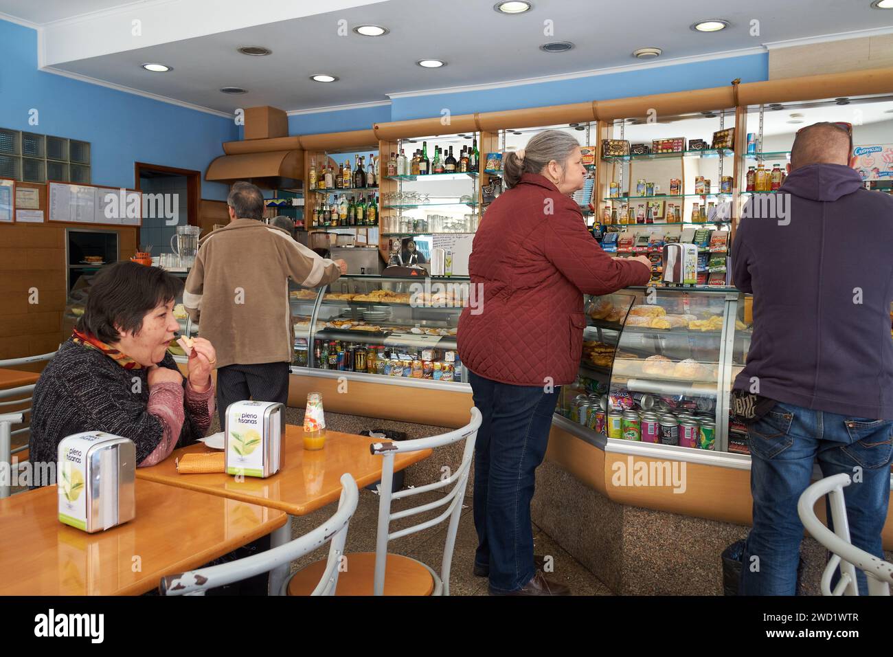 Old people cafe inside hi-res stock photography and images - Alamy