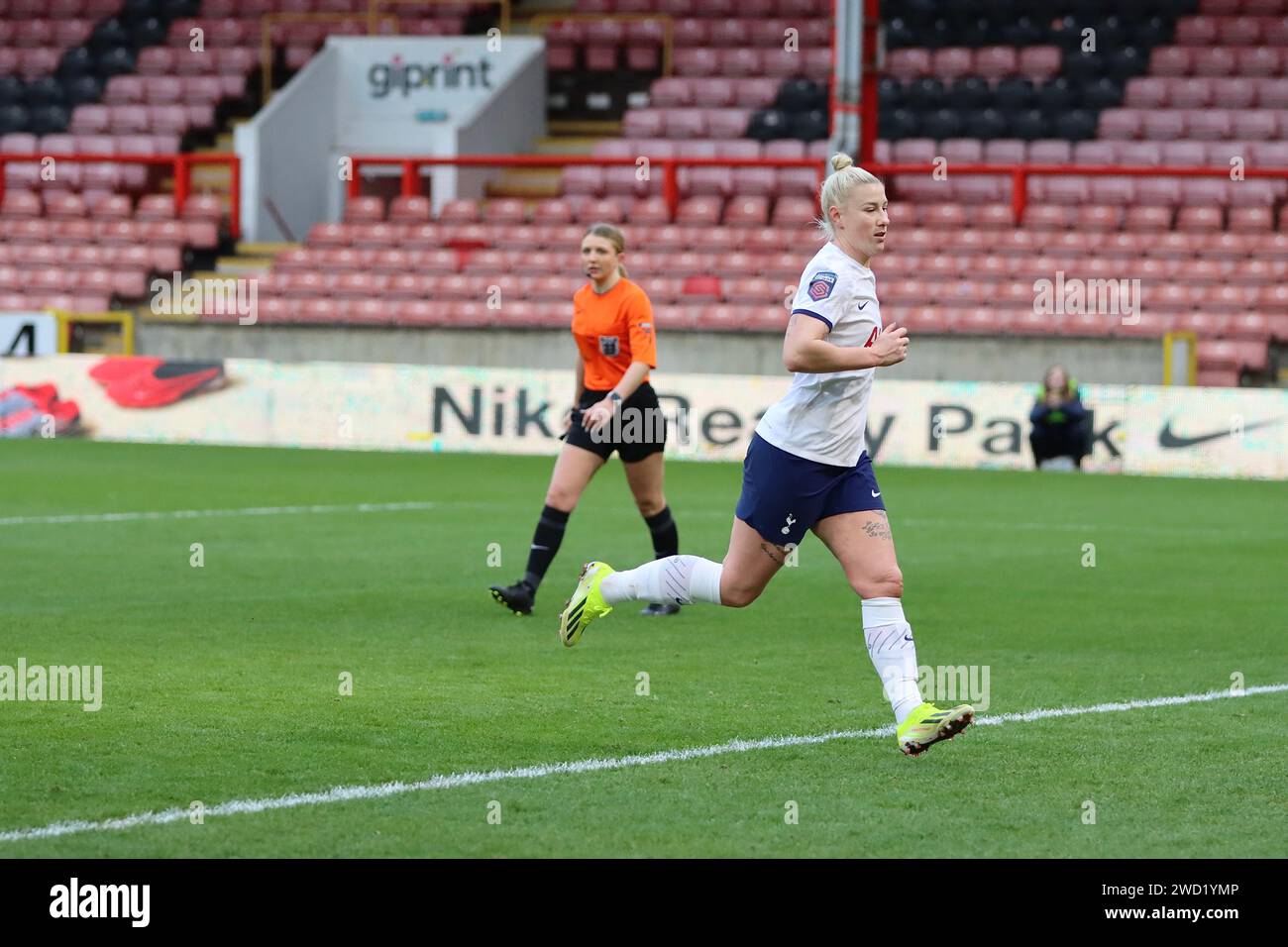 Bethany england tottenham hotspur hi-res stock photography and images ...