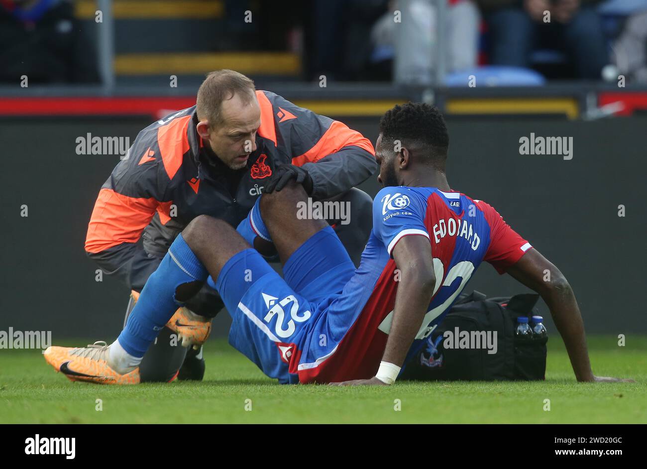 Odsonne Edouard of Crystal Palace receives medical treatment and is ...