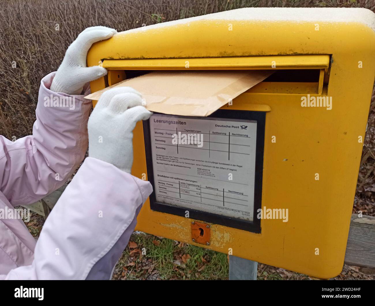 Briefkasten als Symbol Post, Briefe und Briefkasten Briefkasten ...