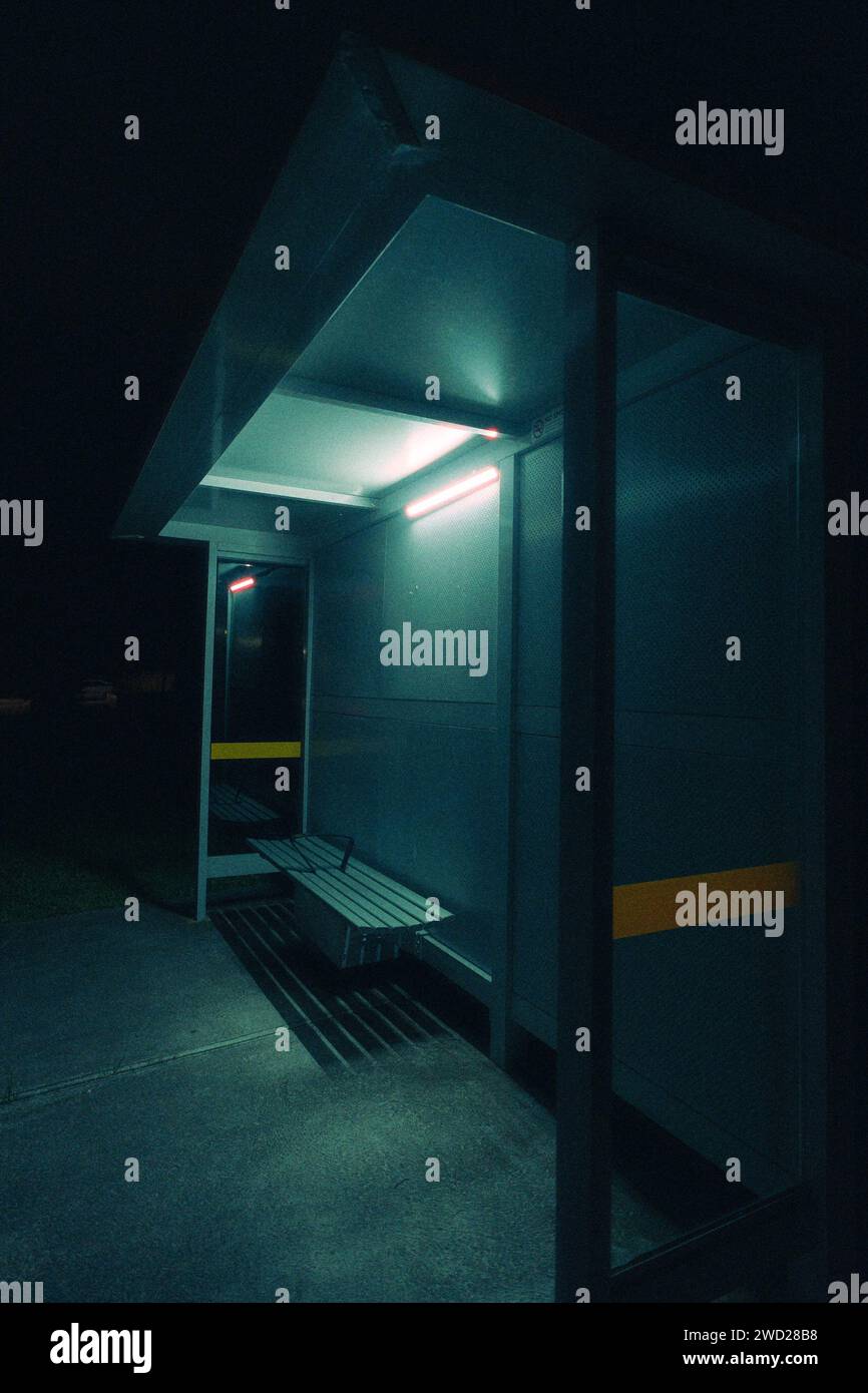 Bus stop at night hi-res stock photography and images - Alamy