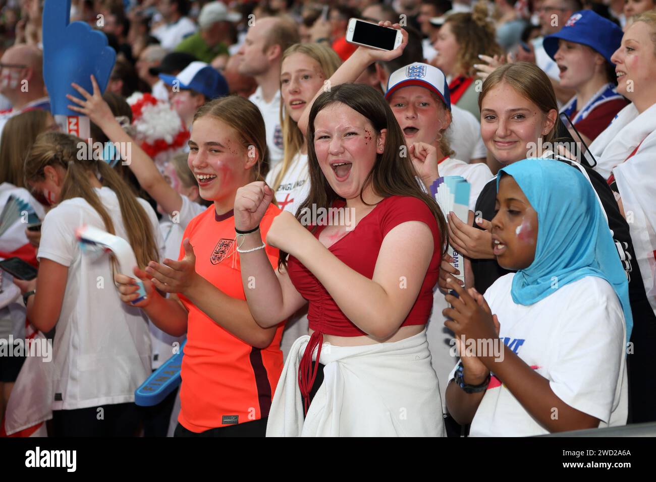 Divere fans hi-res stock photography and images - Alamy