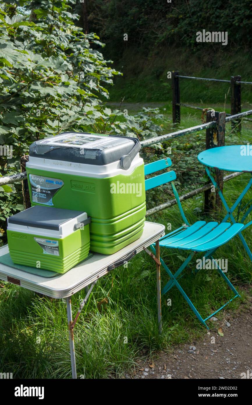 Honesty box seating hi-res stock photography and images - Alamy