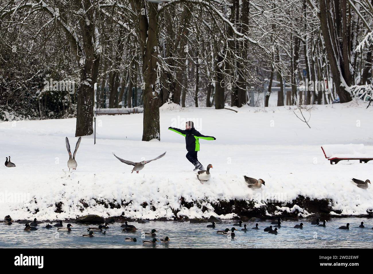 France. 18th Jan, 2024. © PHOTOPQR/VOIX DU NORD/COURBE ; 18/01/2024 ; Avion le 18/01/24. Neige ...