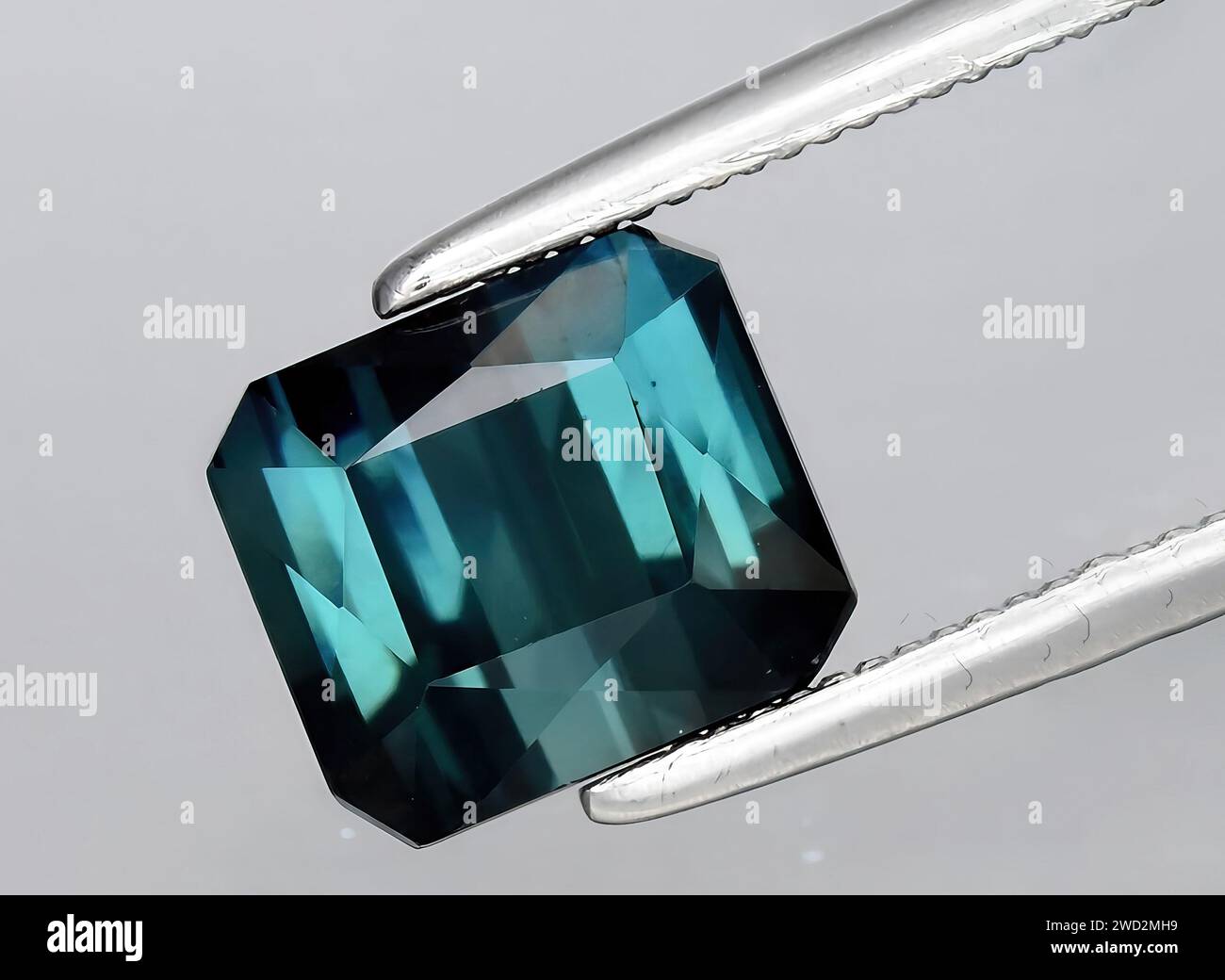 Brazilian paraíba tourmaline hi-res stock photography and images - Alamy