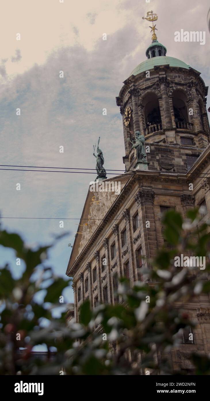 Old amsterdam landmarks hi-res stock photography and images - Alamy