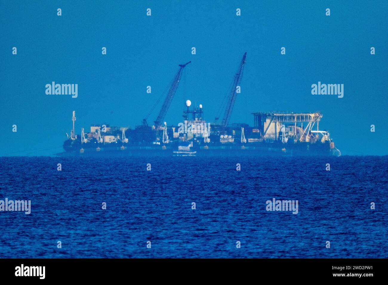 18 January 2024, Mecklenburg-Western Pomerania, Binz: On a platform (M ...
