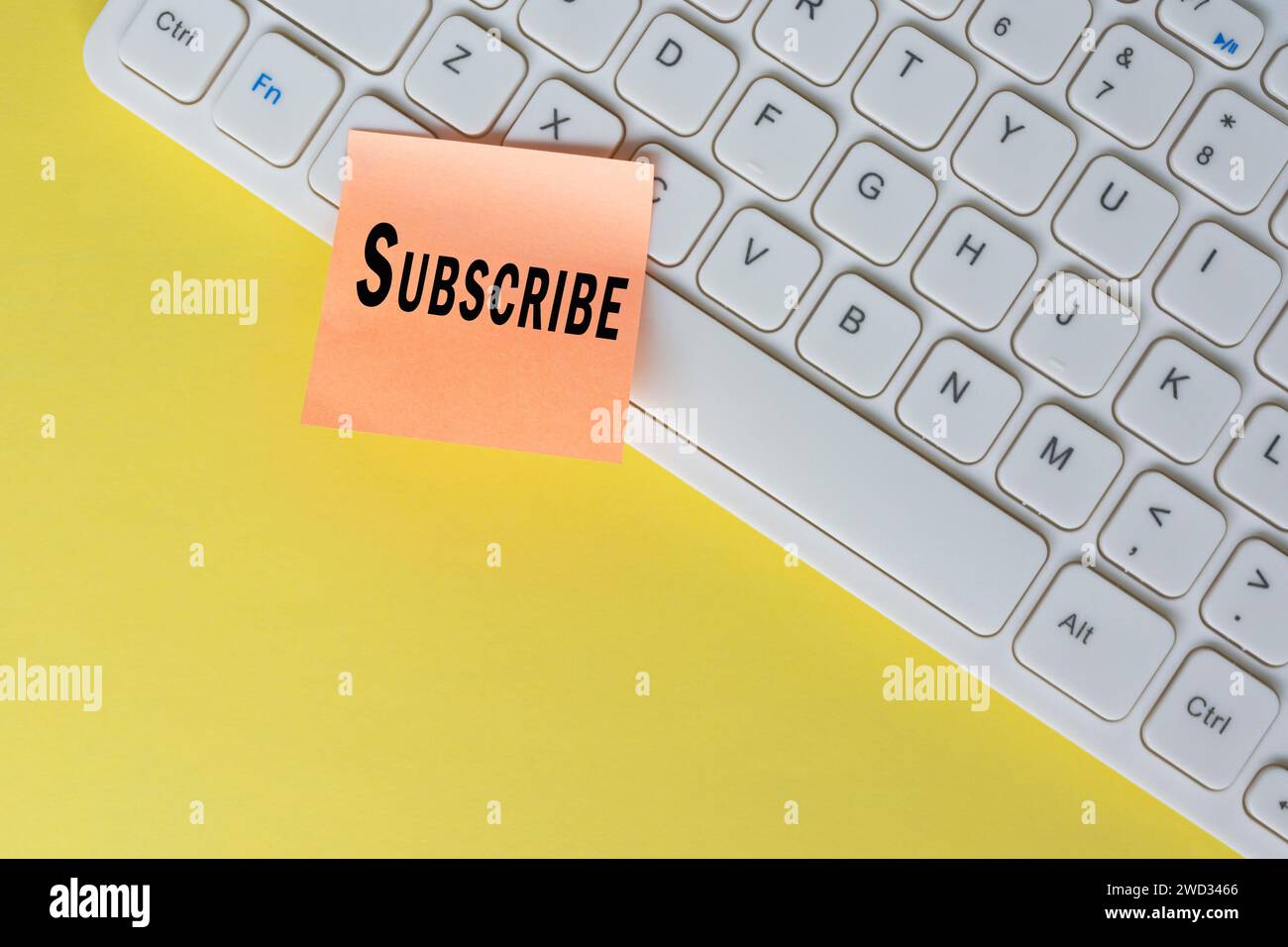 Orange sticky note holding hi-res stock photography and images - Alamy