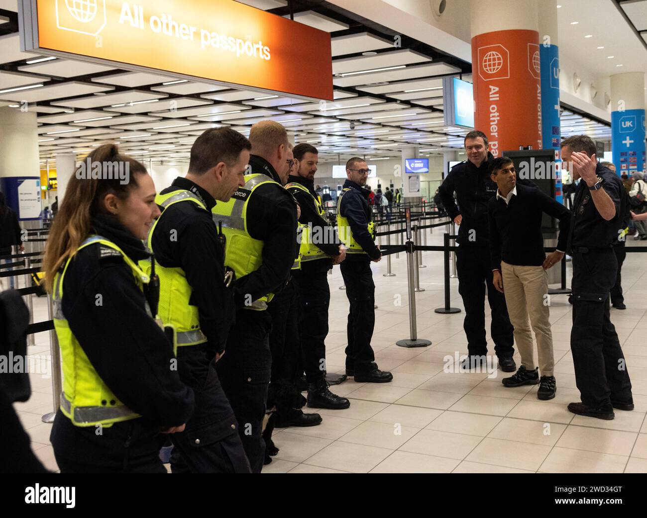 Rishi Sunak meets with the Border Force officers during a visit to ...