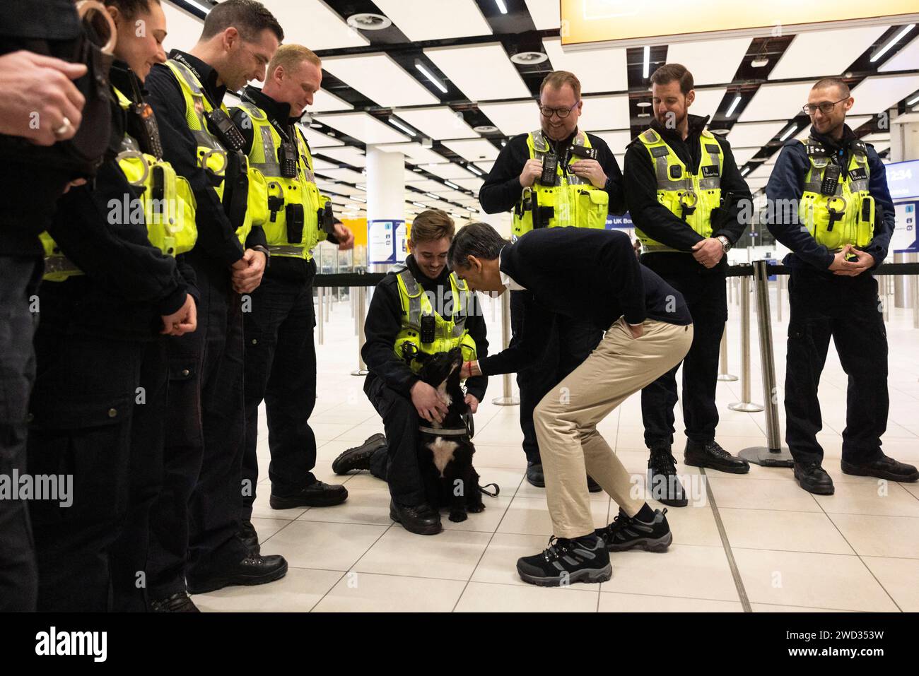 Rishi Sunak meets with Border Force officer Connor Fenlon and detector ...