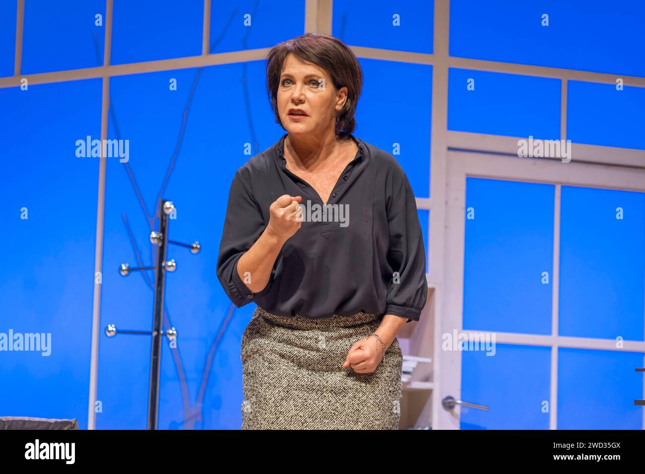 Schauspielerin Janina Hartwig als Frau Kobald, am 17.01.2024 bei der ...