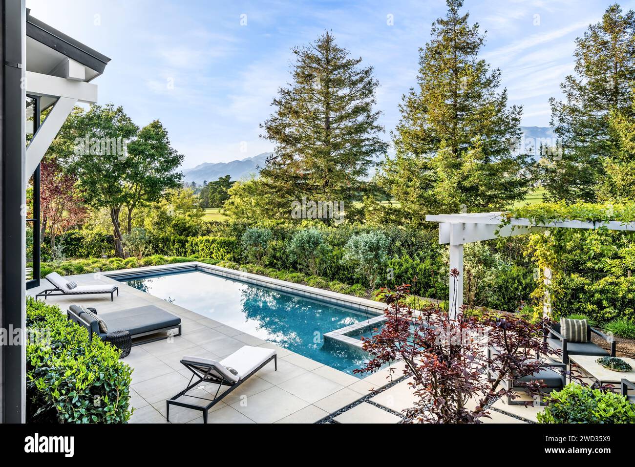 Tropical private resort pool hi-res stock photography and images - Alamy
