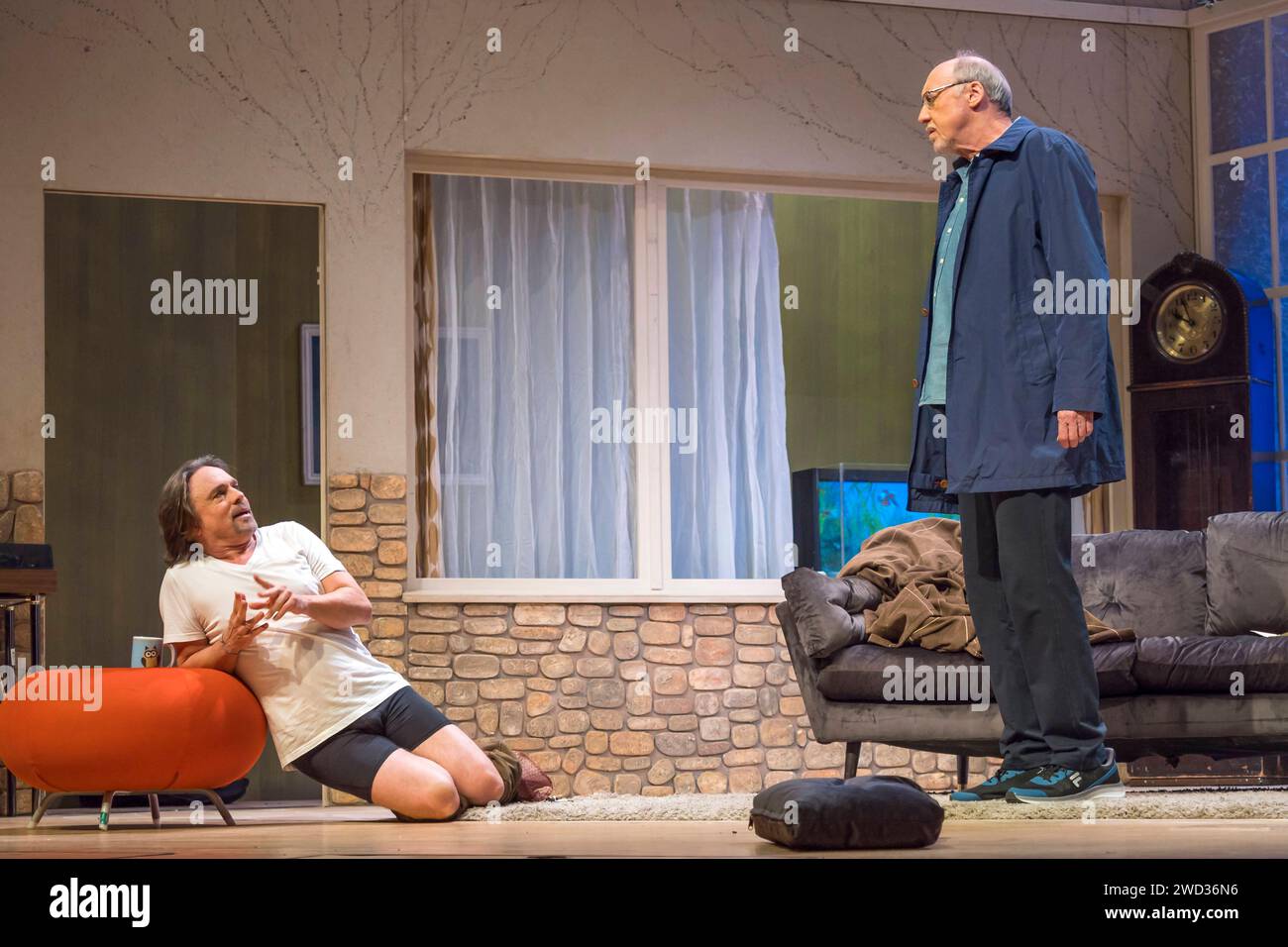 Schauspieler Sebastian Goder als Herr Bonsch, Harald Effenberg als Herr ...