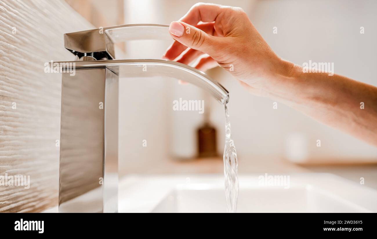Girl using modern bathroom hi-res stock photography and images - Alamy