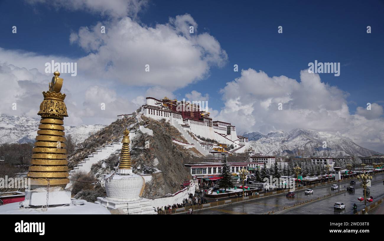 Lhasa, China's Xizang Autonomous Region. 18th Jan, 2024. The Potala ...