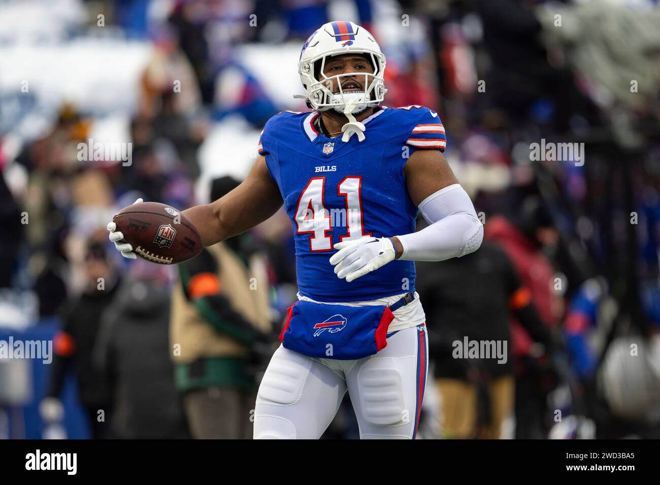 Buffalo Bills fullback Reggie Gilliam (41) warms up before an NFL wild-card playoff football ...