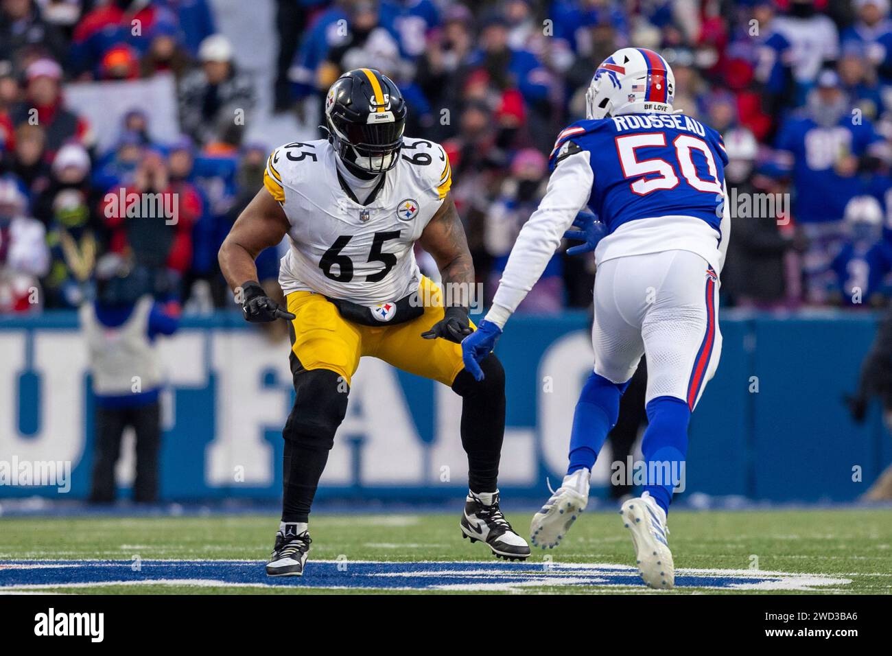 Pittsburgh Steelers offensive tackle Dan Moore Jr. (65) blocks against ...