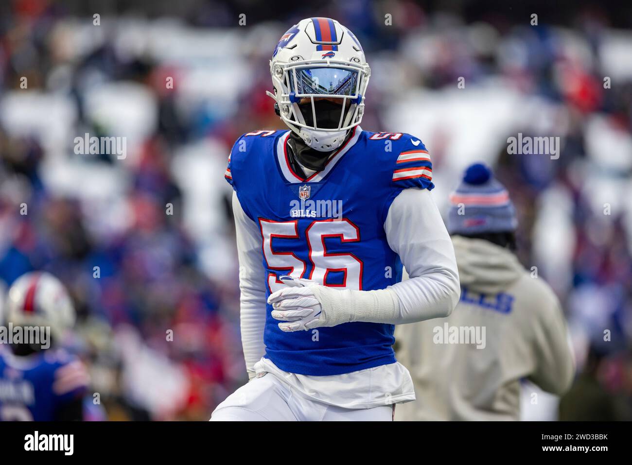 Buffalo Bills defensive end Leonard Floyd (56) warms up before an NFL ...
