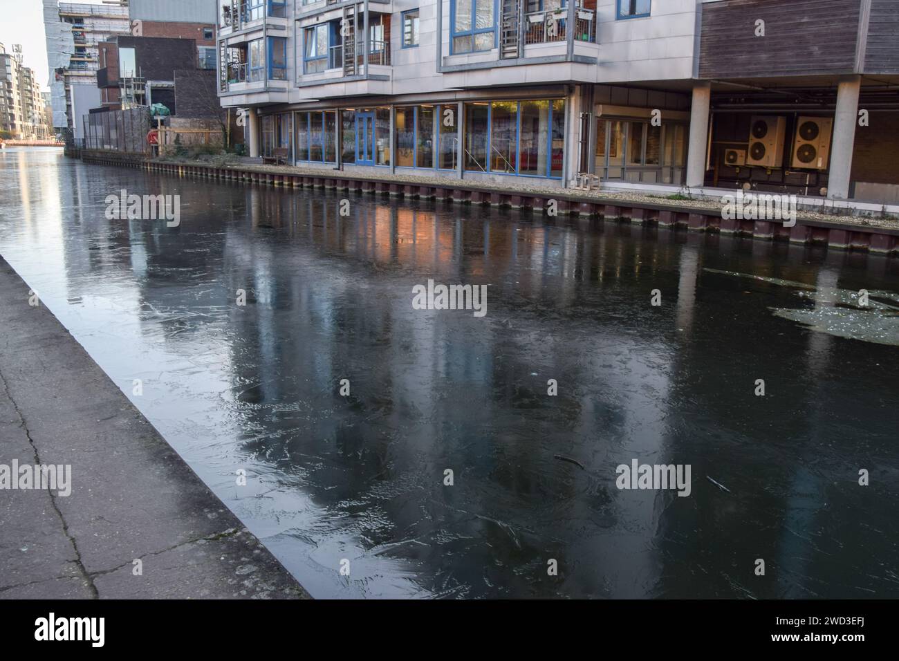 London, UK. 18th January 2024. Partially frozen Regent's Canal in ...