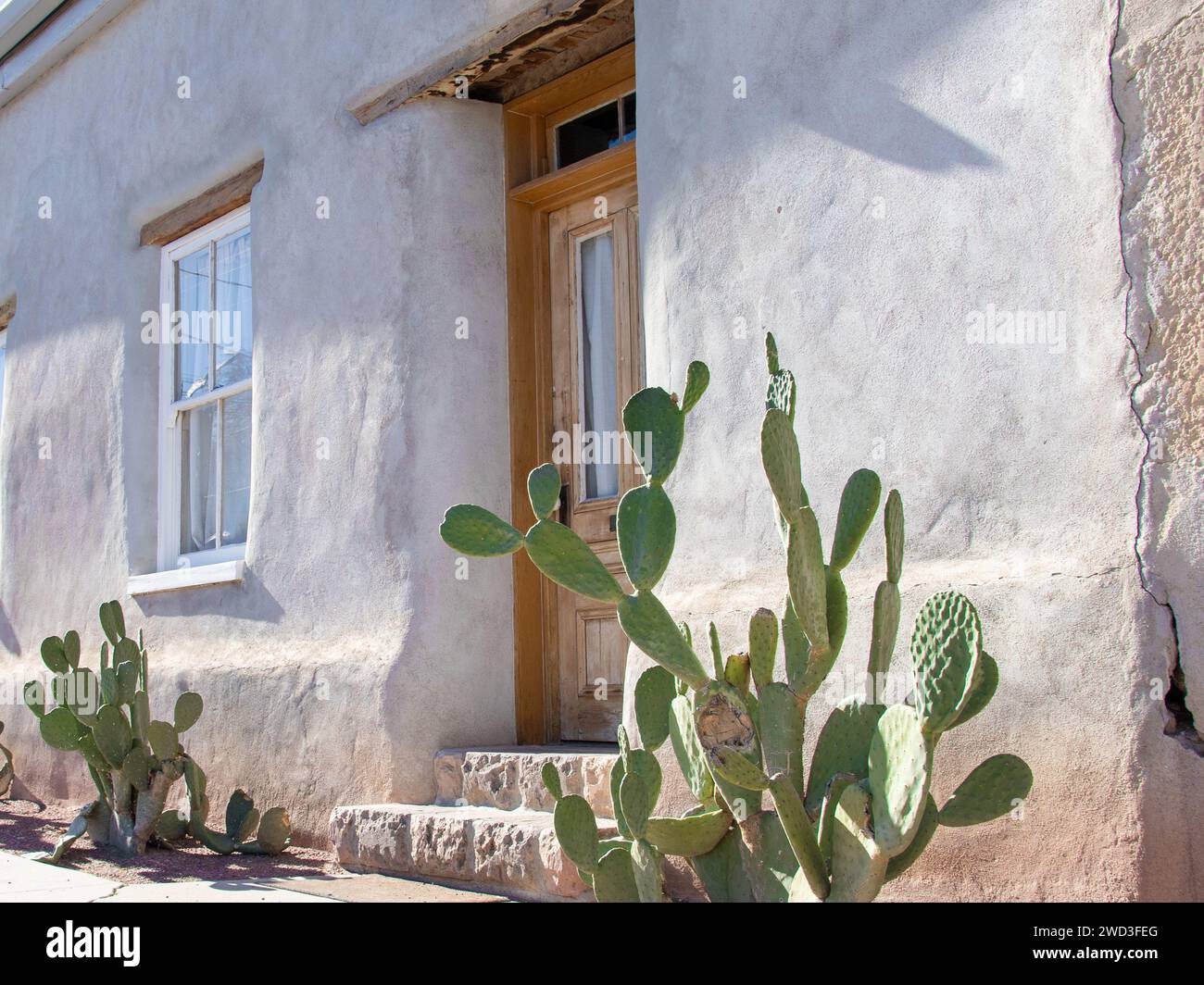 Barrio doors hi-res stock photography and images - Alamy