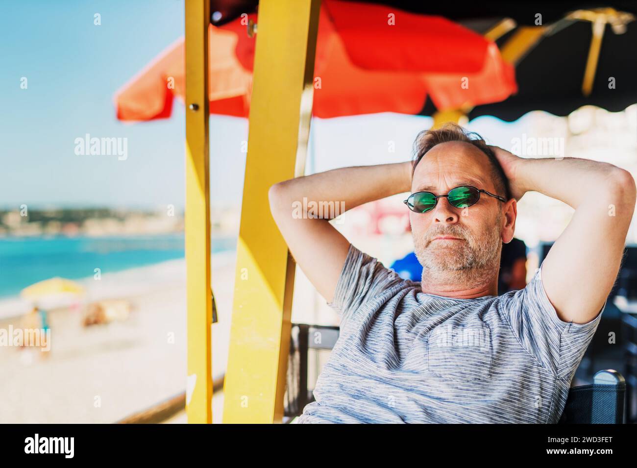 Senior handsome tourist man hi-res stock photography and images - Alamy