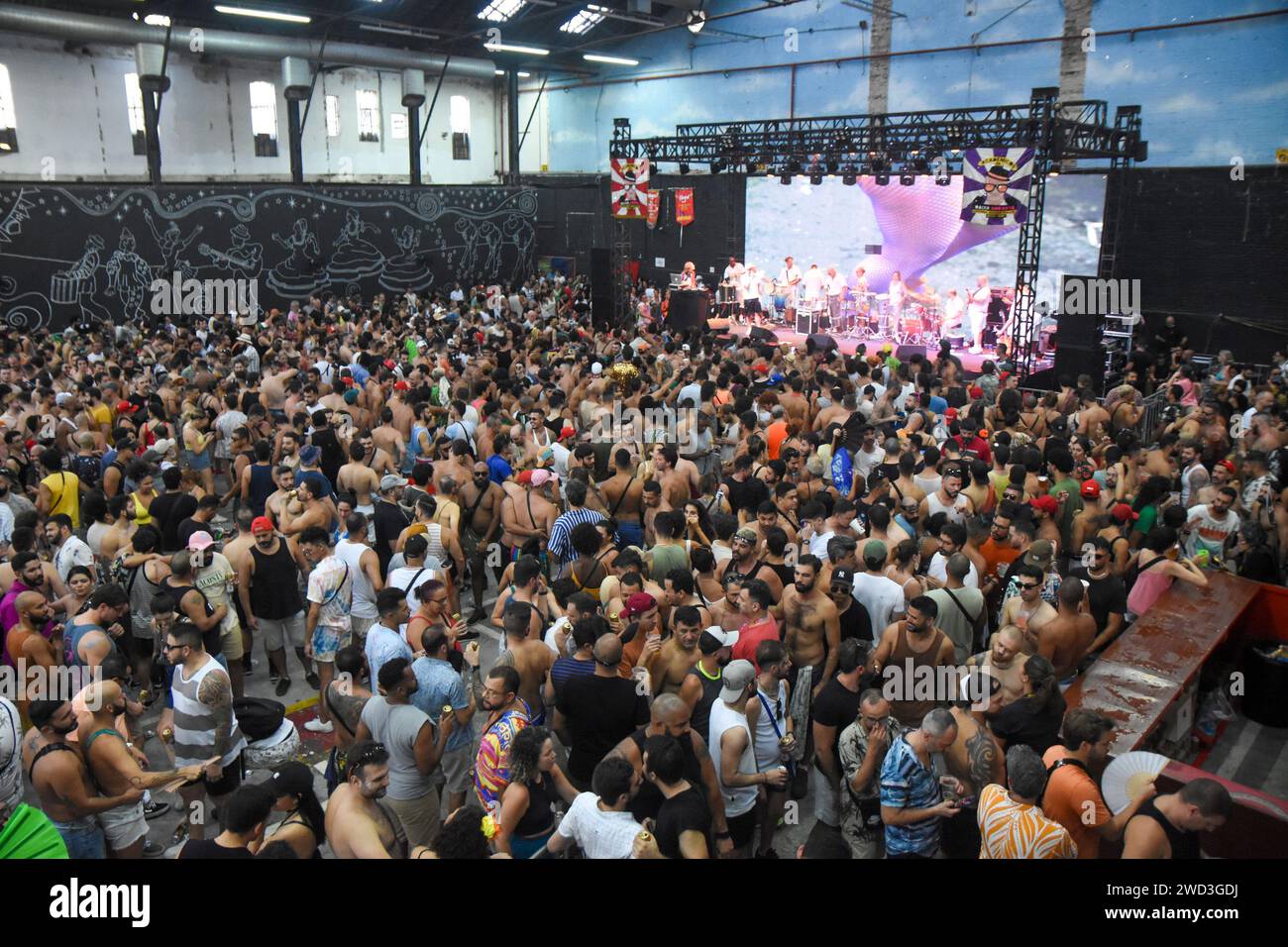 Revelers have fun on the first day of rehearsals for the Carnival block ...