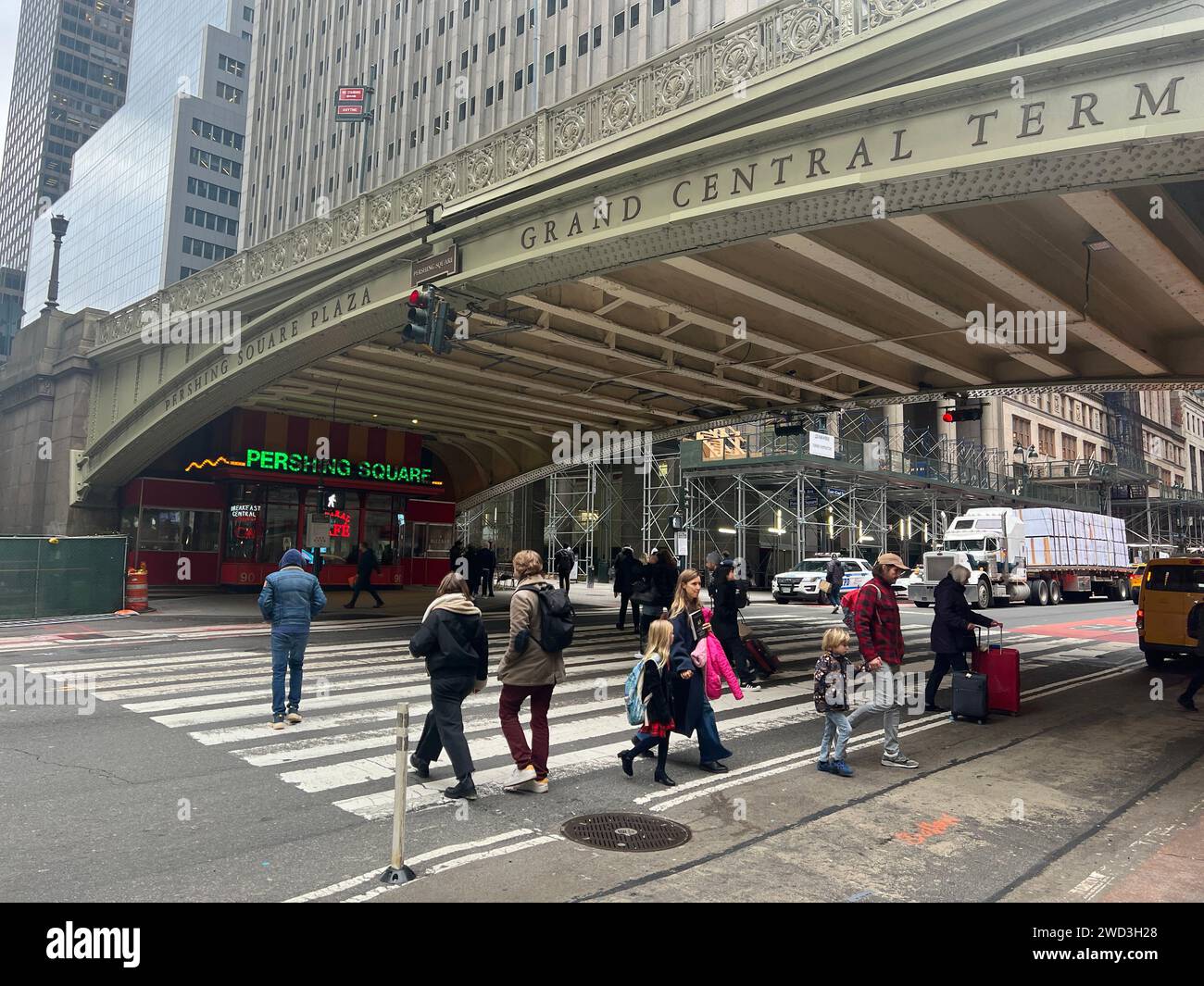 Park Avenue Bridge thru Grand Central Terminal over Pershing Square and 42nd Street in midtown ...