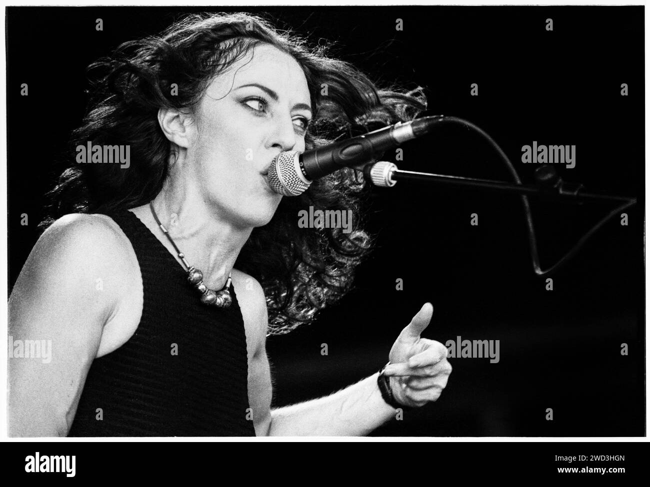 OUI 3, CARDIFF BIG WEEKEND, 1994: Blair Booth of Oui 3 playing at ...