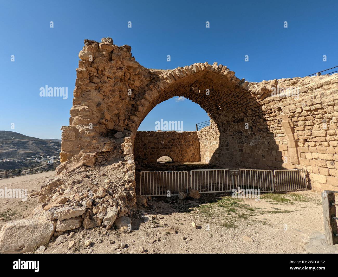 Medieval Crusaders Castle in Al Karak - Jordan, Al Kerak fortrest in ...
