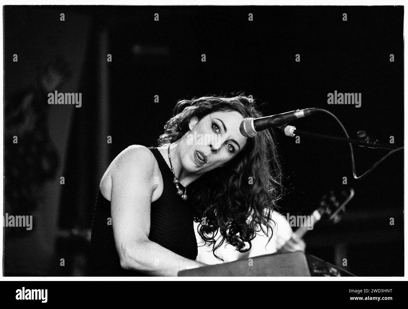 OUI 3, CARDIFF BIG WEEKEND, 1994: Blair Booth of Oui 3 playing at ...