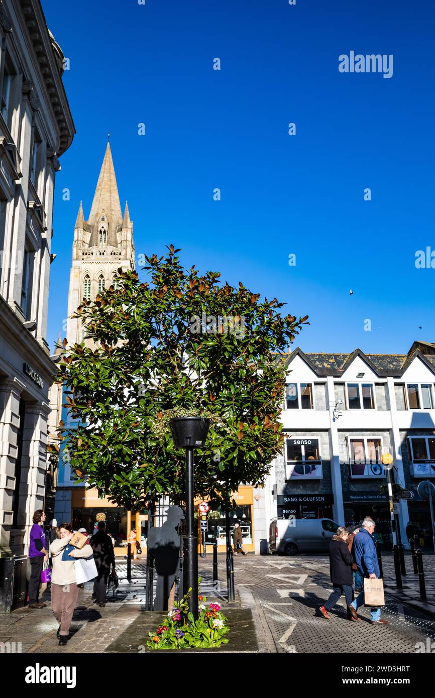 Truro, UK. 18th Jan, 2024. There was glorious sunshine after a dusting ...