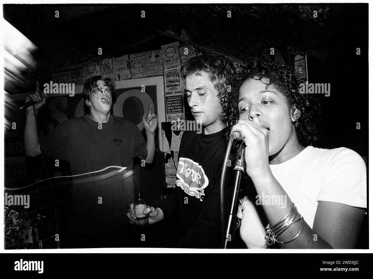 Flying medallions band hi-res stock photography and images - Alamy