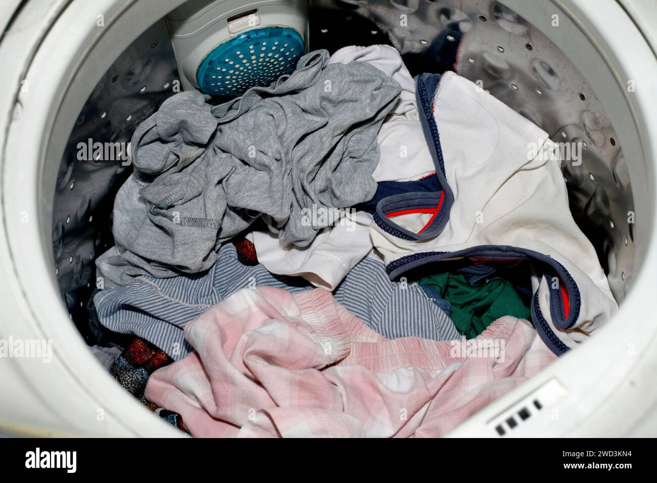Inside washing machine hi-res stock photography and images - Alamy