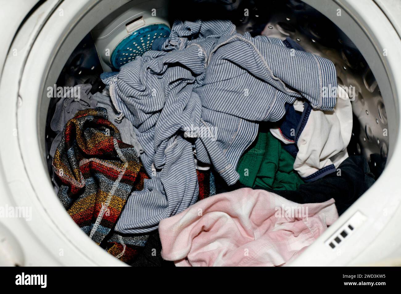 Inside washing machine hi-res stock photography and images - Alamy