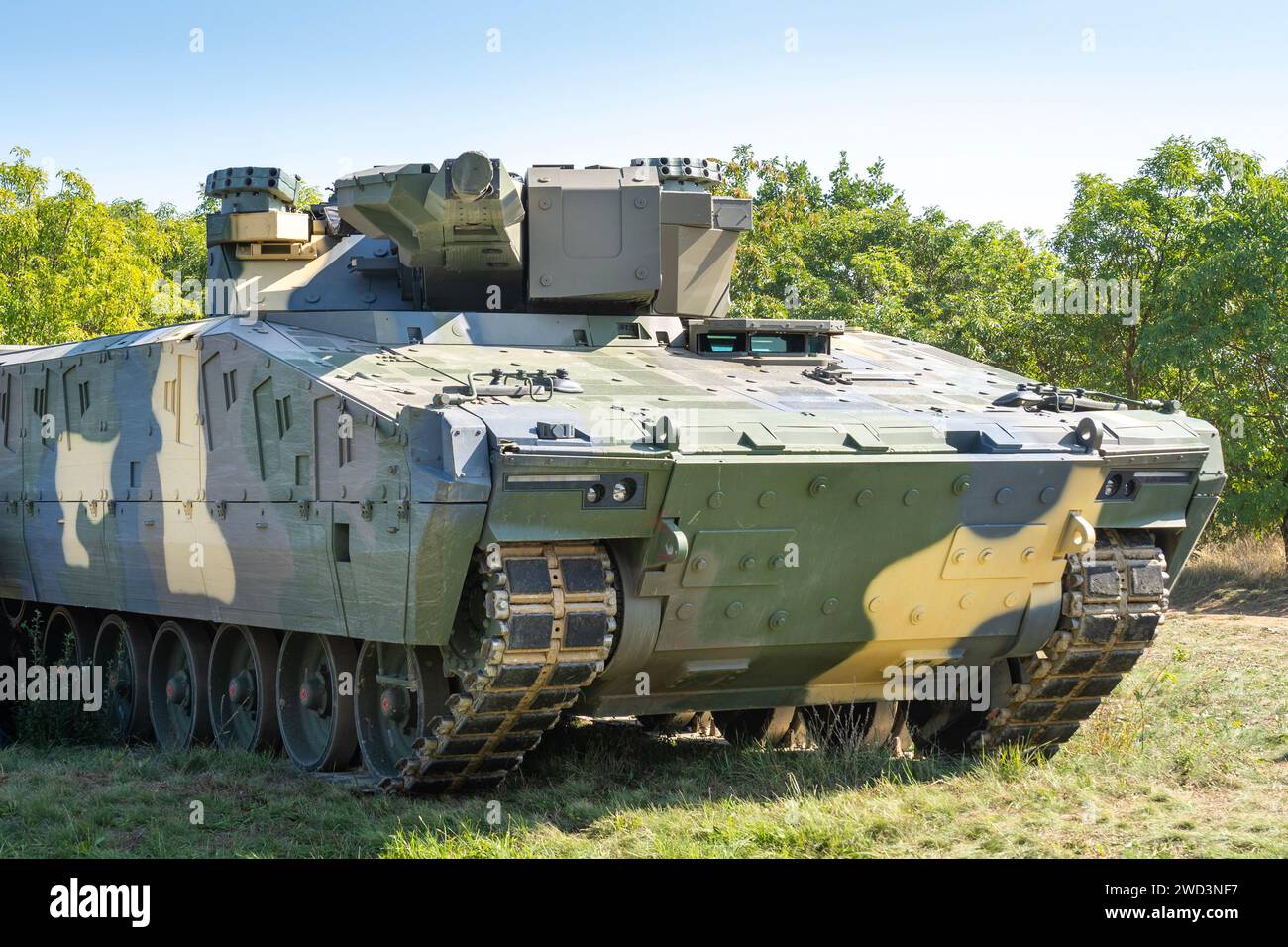 Hungarian Lynx infantry fighting vehicle (IFV) with 30mm machine gun ...