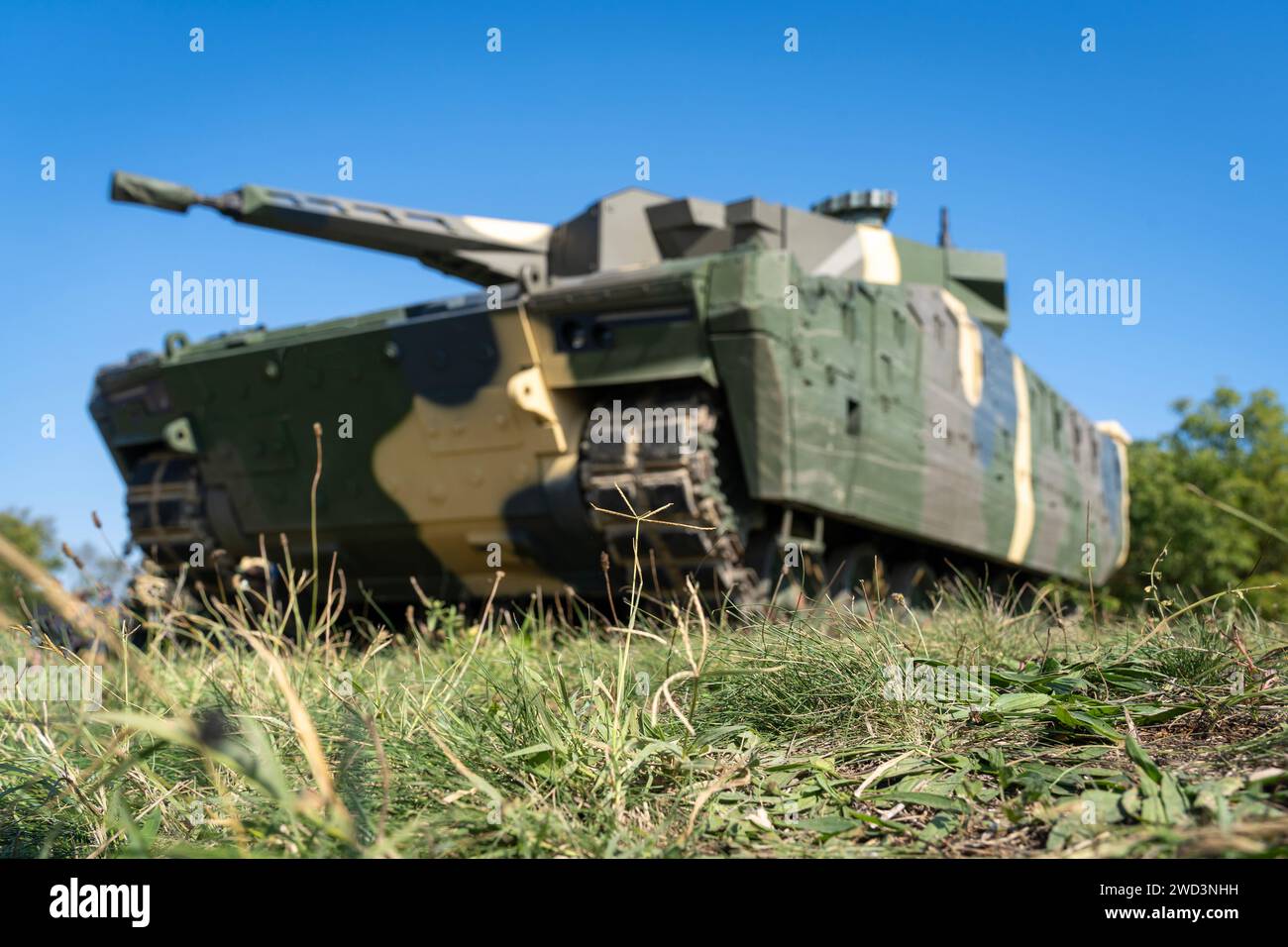 Hungarian Lynx infantry fighting vehicle (IFV) with 30mm machine gun ...