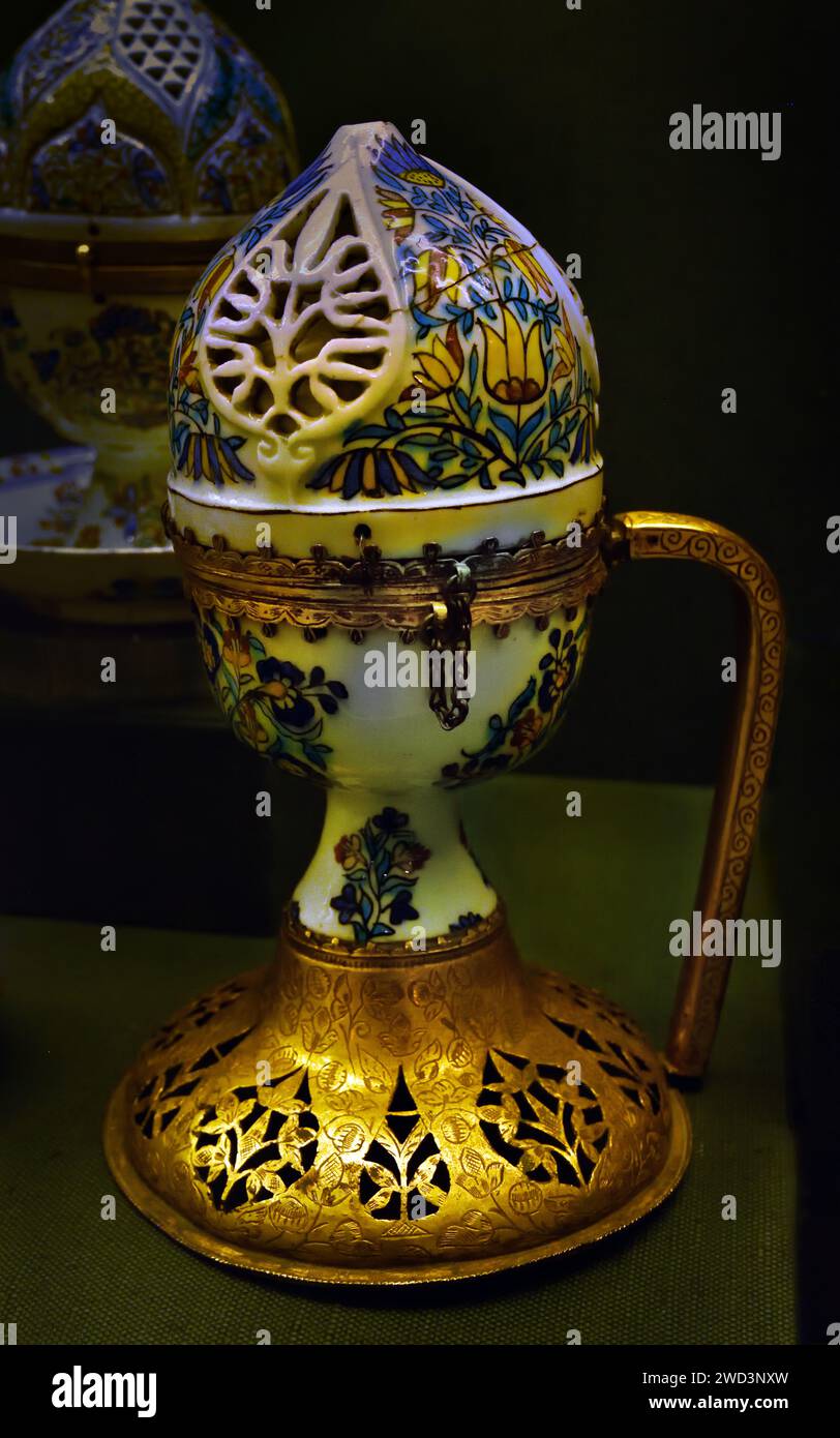Greek painter in ceramic hi-res stock photography and images - Alamy
